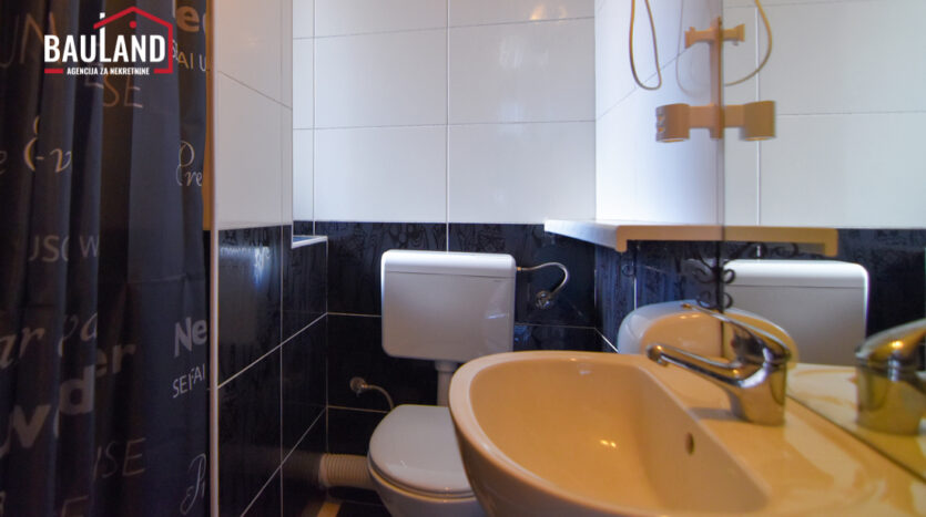 Poslovni objekat pored glavne saobraćajnice, naselje Rajlovac | BAULAND