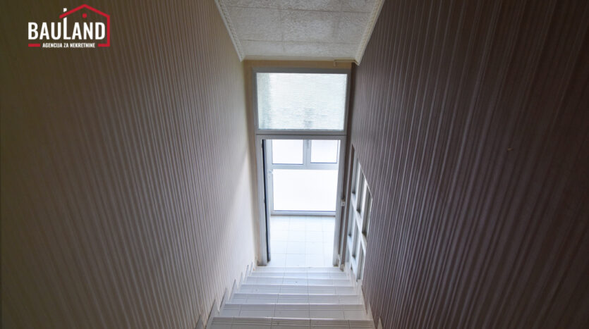 Poslovni objekat pored glavne saobraćajnice, naselje Rajlovac | BAULAND